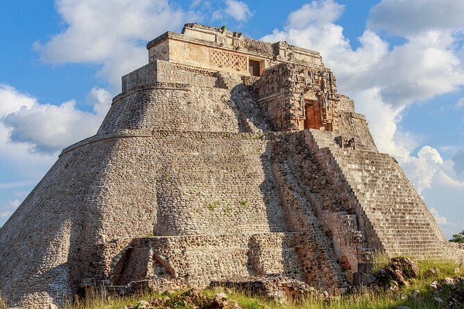 6-hour Guided Tour to Uxmal and Kabah Express - Uxmal: A Marvel of the Puuc Style