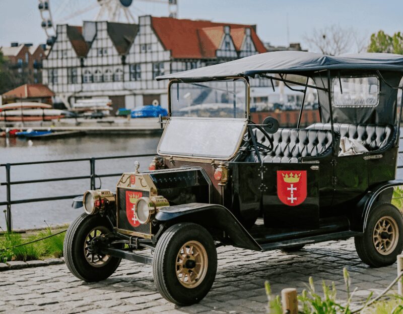 60 min of sightseeing in retro cars, Gdansk - An In-Depth Look at the Retro Car Tour in Gdansk