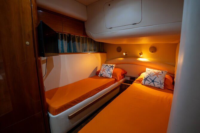 60ft 1 Hour FREE | Miami Yacht Rental | 3 to 6 Hours | 13 People - Authentic Feedback from Travelers