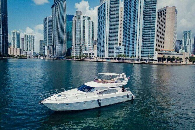 62ft + FREE HOUR Miami Yacht Rental 3-6 Hours up to 13 People - The Experience From a Guest’s Perspective
