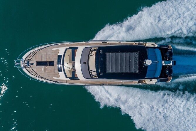 62ft Yacht Tour in Miami Beach with Captain Beneteau MC6 Fly - The Sum Up