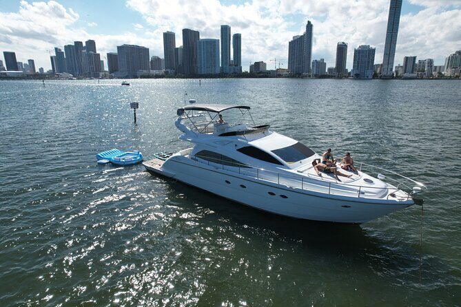 65ft Yacht Charter in Miami - Comprehensive Review of the 65ft Yacht Charter in Miami