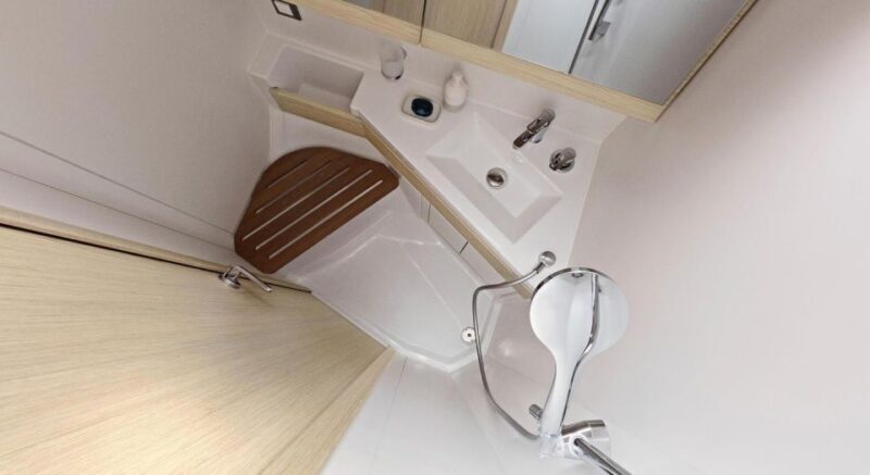 7-Day Crewed Charter "The Cosmopolitan"Beneteau Oceanis 46.1 - What Does Staying on a Yacht Mean for You?