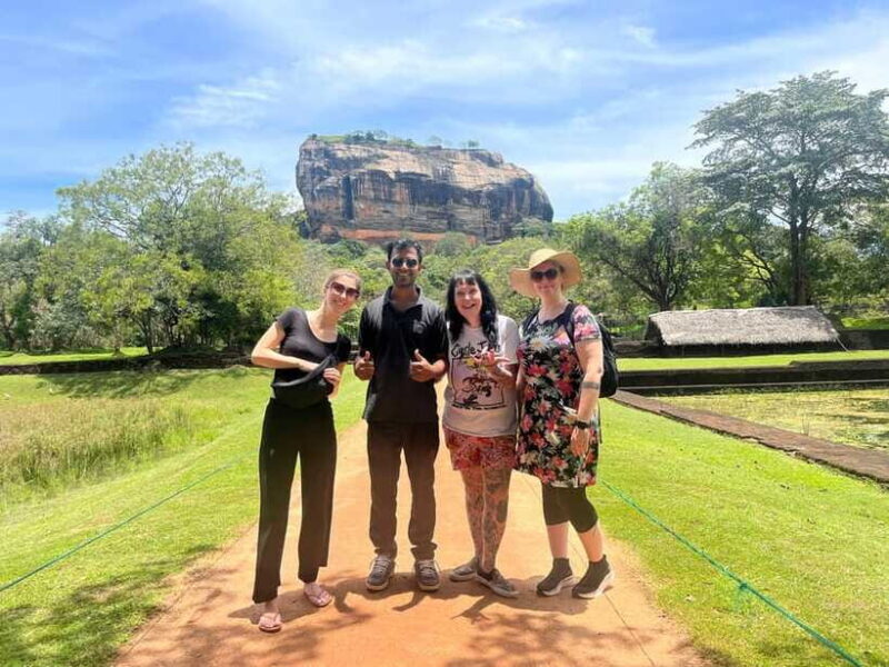 7 Days of Sri Lanka with all inclusive Ayurvedha Uplift - Transportation and Group Experience