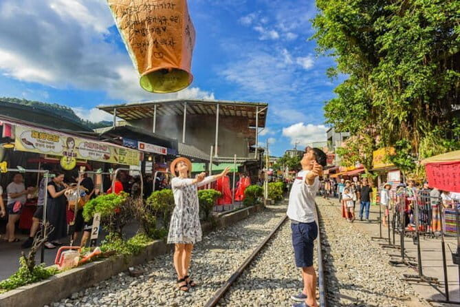 7-Hour Join tour - Jiufen Village & Shifen Town - Transportation and Practical Details