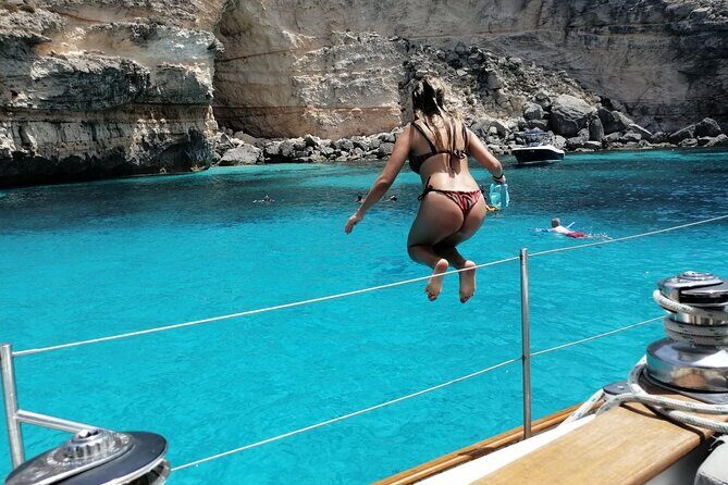 7 Hour Private Sailing Tour of Formentera Beaches - The Experience Provider: Monkey Sailing