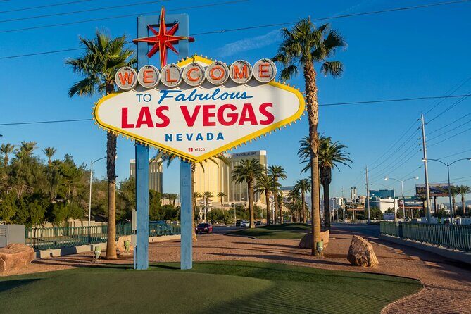7 Magic Mountains Tour and Las Vegas sign on a Slingshot - Key Points