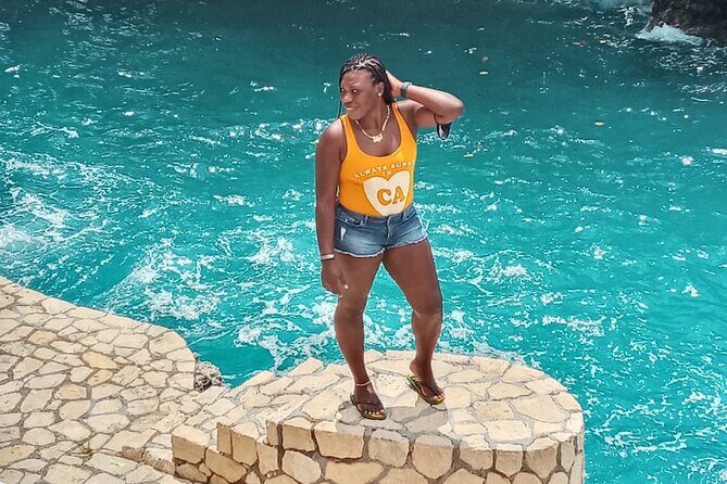 7 Mile Beach & Ricks Cafe with free Shopping experience - FAQs