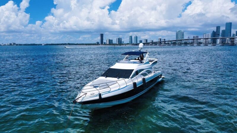 70ft Azimut available in Miami for up to 13 people. - Who Will Love This Experience?