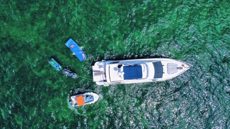 70ft Azimut available in Miami for up to 13 people. - FAQs