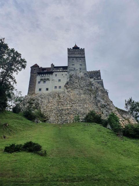 7h Dracula's Castle Private Tour from Bucharest - Fast Tour - A Detailed Breakdown of the Itinerary