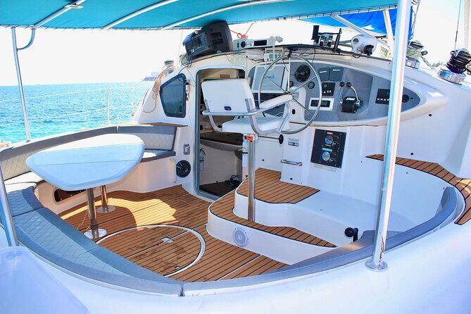 7hrs / 46ft Catamaran Private Charter From Cancun to Isla Mujeres - Sunset Cruise and Return
