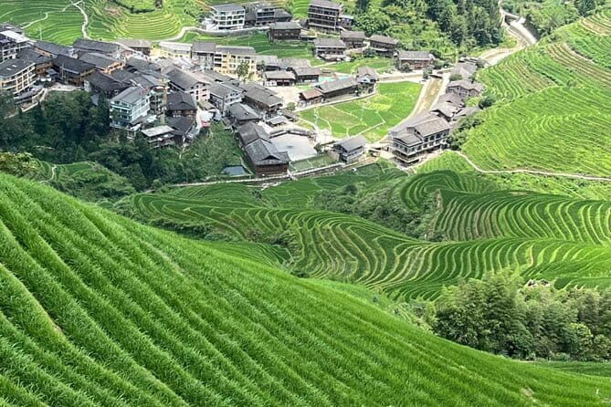 8-Day Guilin Yangshuo Guizhou and Zhaoxing Relaxation Tour - Day 3: Chongqing’s Magic – The Li River Cruise to Yangshuo