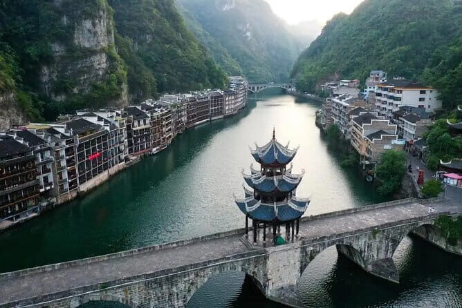 8-Day Guilin Yangshuo Guizhou and Zhaoxing Relaxation Tour - Day 8: Farewell to Guizhou — To the Airport