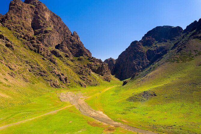 8 Day Mongolia Gobi desert 4WD Adventure Tour - A Deep Dive into the Mongolia Gobi Adventure