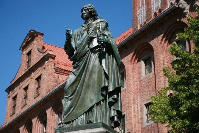 8-day tour around Poland by private car - Exploring Poland in Depth: The 8-Day Itinerary