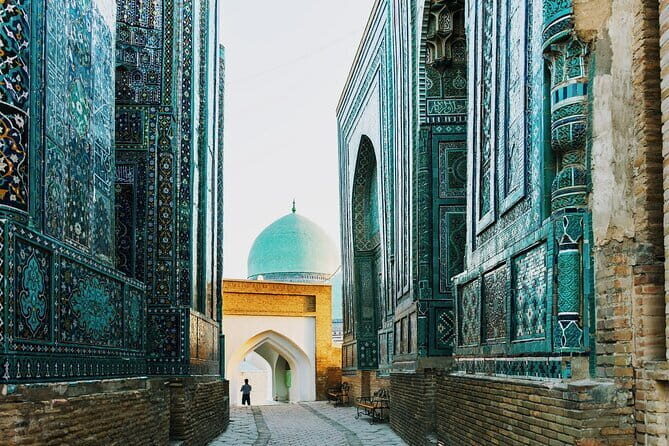 8 Days and 7 Nights Journey through the Silk Road - Key Points