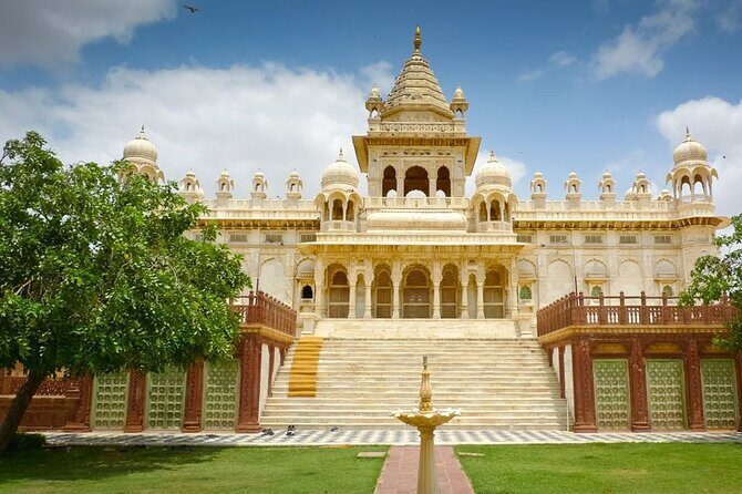 8 Days Golden Triangle With Jodhpur & Udaipur Tour With Hotels - FAQs