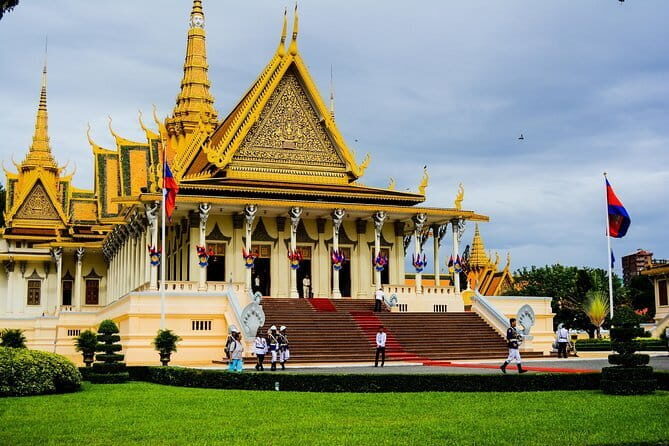 8 Days The Cambodian Escapes - A Close Look at the 8-Day Cambodian Escapes Tour