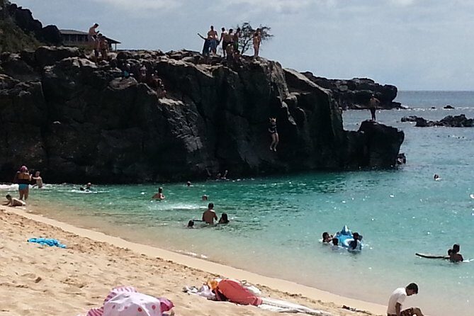 8-Hour Luxury Four Door Convertible Tour of Oahu's South and North Shores - Detailed Breakdown of the Itinerary