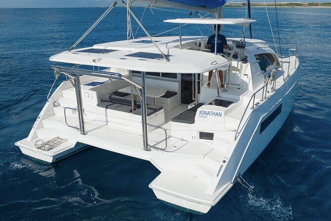 8-Hour Private 40' Cat 2 Stop to Cozumel, Food, Drinks & Snorkel - Who Should Book This Tour?