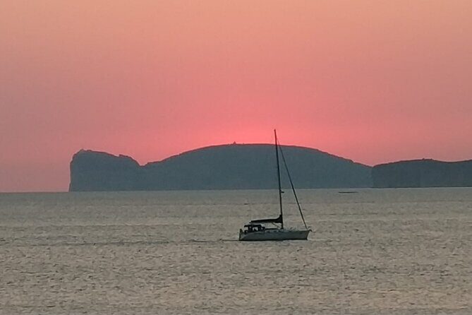 8-hour sailing tour in Alghero with typical Sardinian cuisine - A Practical and Authentic Day on the Sea: The 8-Hour Sailing Tour in Alghero