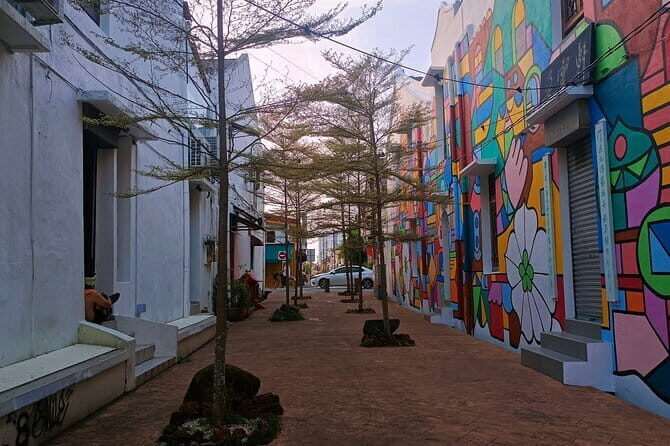 8 Hour Shared Malacca Evening Tour, River Cruise and Trishaw Ride - Colorful Trishaw Ride