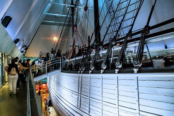 8 hours Full-Day Exclusive Oslo Tailormade Guided Limo Tour - Who Will Love This Tour?
