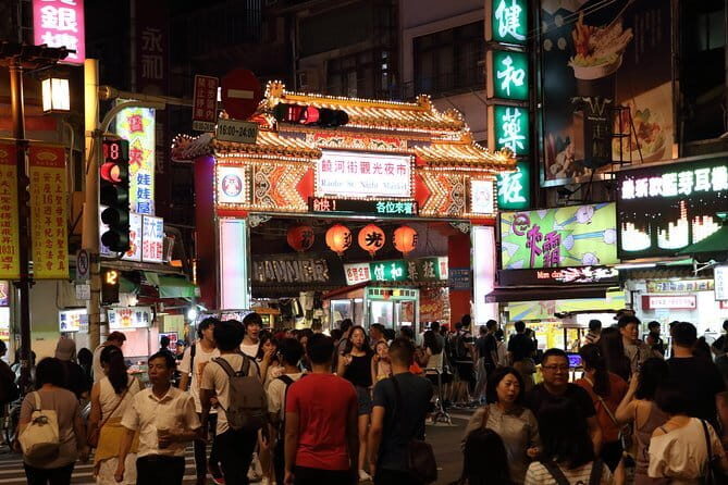 8 Hours of Private Charter from Taipei in Shifen and Jiufen - A Practical Look at the 8-Hour Private Taipei Excursion