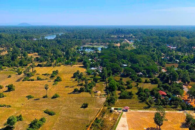 8 hours private charter ! From Siem Reap to Angkor Archeological Park and other - Introduction