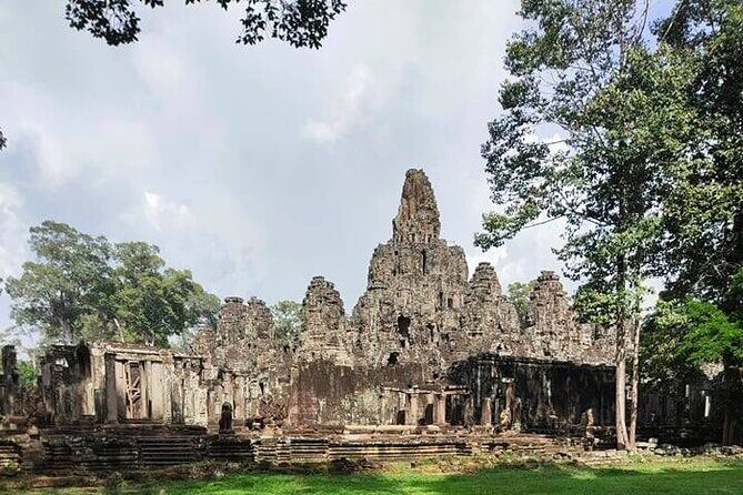 8 hours private charter ! From Siem Reap to Angkor Archeological Park and other - FAQs