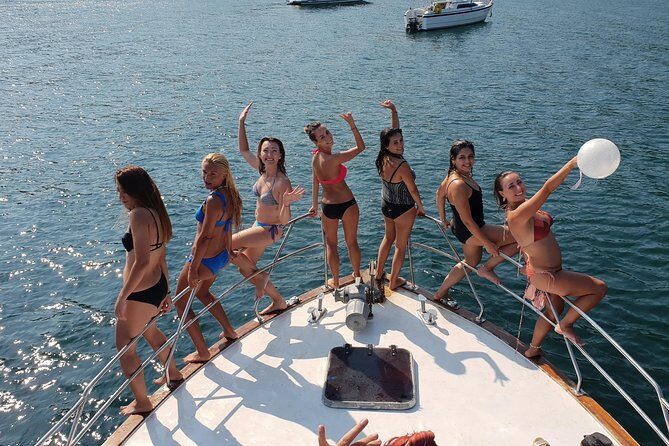 8-Hours Private Swimming Luxury Yacht Cruise to Princes' Island - FAQ