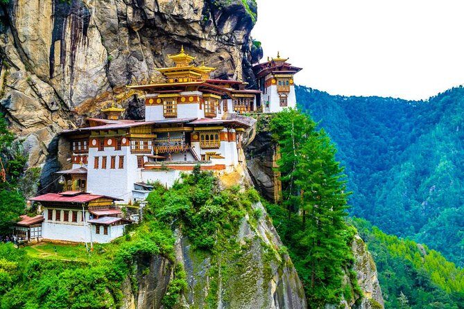 8 Nights Bhutan Tour with Bumthang Valley Extension with Private Guide - Exploring the 8 Nights Bhutan Tour with Bumthang Valley Extension