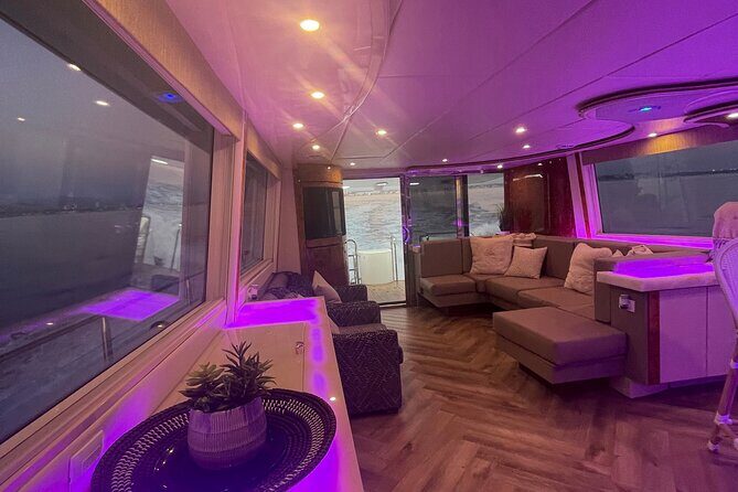 85 ft Lazzara Luxury Yacht Rental in Newport Beach - Why Choose the 85 ft Lazzara Yacht Rental?