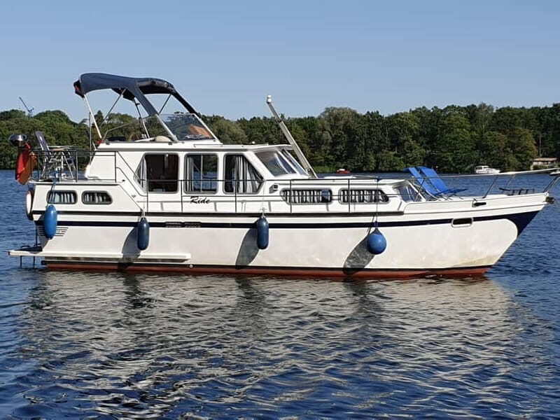 8h Private Wannsee Lake and Werder Yacht Cruise - Practical Tips for Travelers