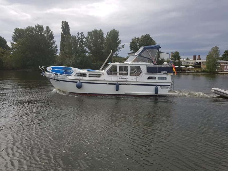 8h Private Wannsee Lake and Werder Yacht Cruise - Who Is This Tour Best For?