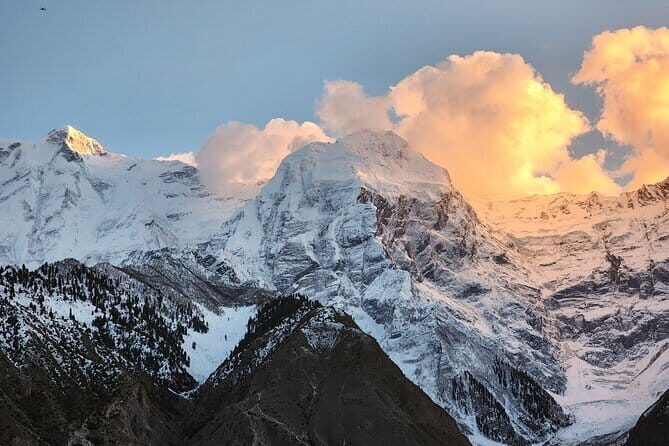 9-Day Package Tour Colors of Hunza Valley - Who Would Love This Tour?