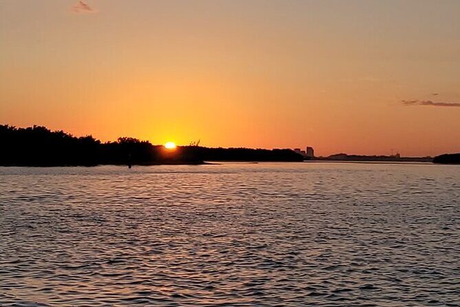 90 min Private Sunset Cruise Around Miami Celebrities Mansions - Key Points