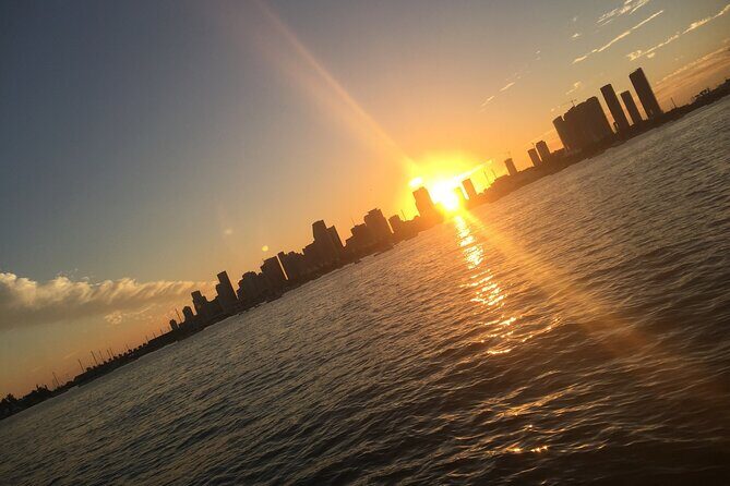 90 min Private Sunset Cruise Around Miami Celebrities Mansions - FAQ