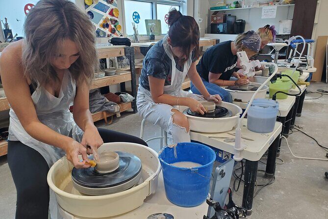 90-Minutes of Pottery Fun - An Inviting Look at 90 Minutes of Pottery Fun in Seattle