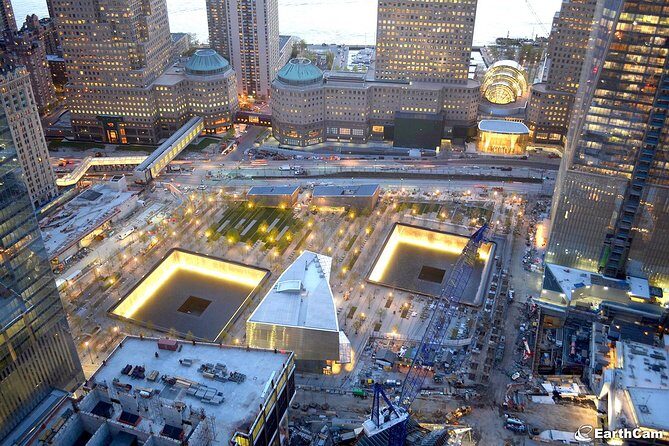 911 Ground Zero Tour & Museum Preferred Access - Exploring the 9/11 Memorial & Museum