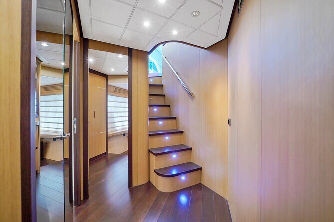 94 FT Private Yacht Party with Night Club - FAQ