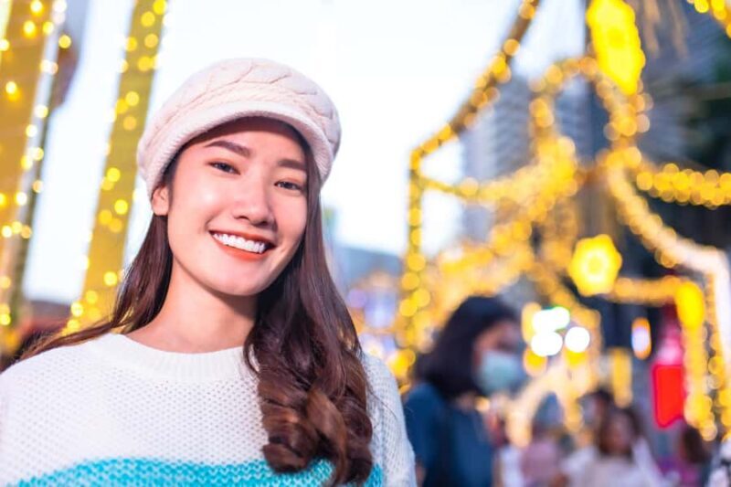 A Bangkok Christmas Walk: Private Tour with Coconut Pancakes - Key Points