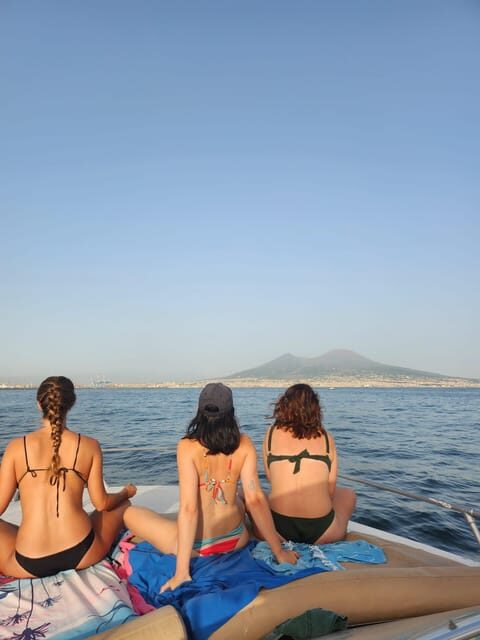A bite of Naples by see - Key Points