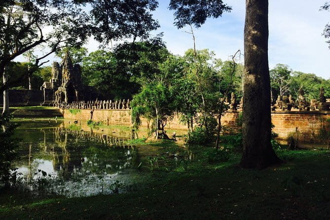 A Day Angkor Park Tours - Private English Speaking Tour Guide - The Itinerary Breakdown: What to Expect