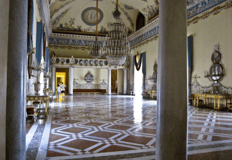 A day as a King of Naples! - Key Points