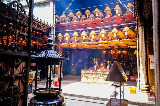 A Day in the life of a Hong Konger: Kowloon Free Walking Tour - Key Points