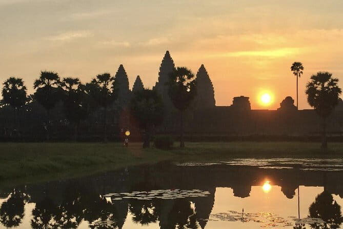 A Day Trip Angkor Wat Temples With Sunrise by English Speaking Tour Guide - Introduction
