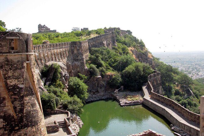 A Day Trip of Chittorgarh Fort from Udaipur with Guide Service - Exploring the Itinerary