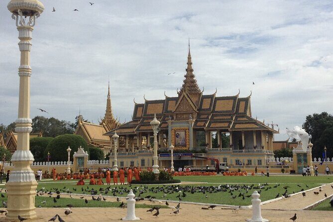 A Day Trip Sightseeing of Phnom Penh With Private Tour Guide - Exploring Phnom Penh in Depth